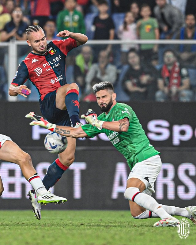 Milan brinca e adiciona atacante Giroud como goleiro em seu site ...