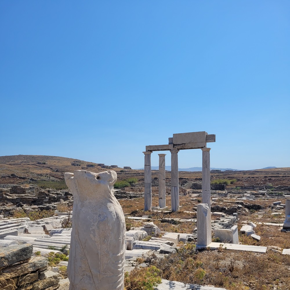 Grécia: uma visita à Ilha de Delos, berço de deuses e museu a céu ...