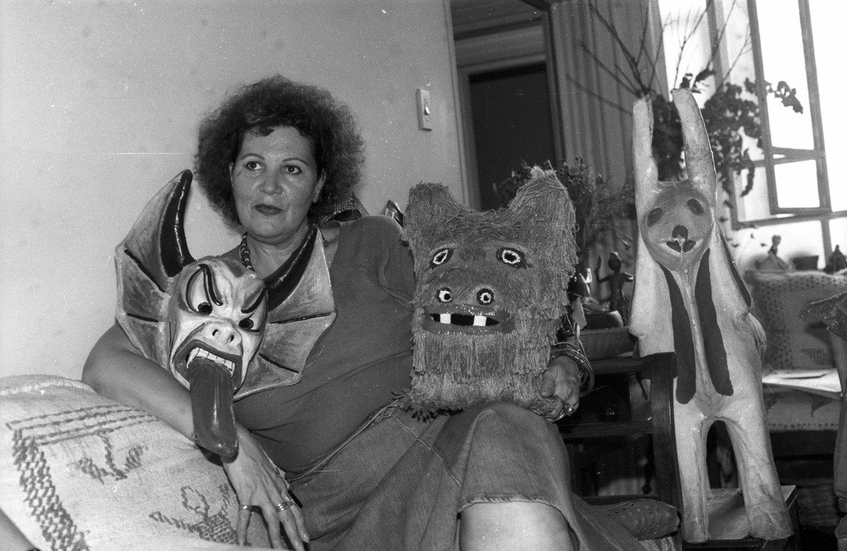 Mostra homenageia legado da carnavalesca Maria Augusta