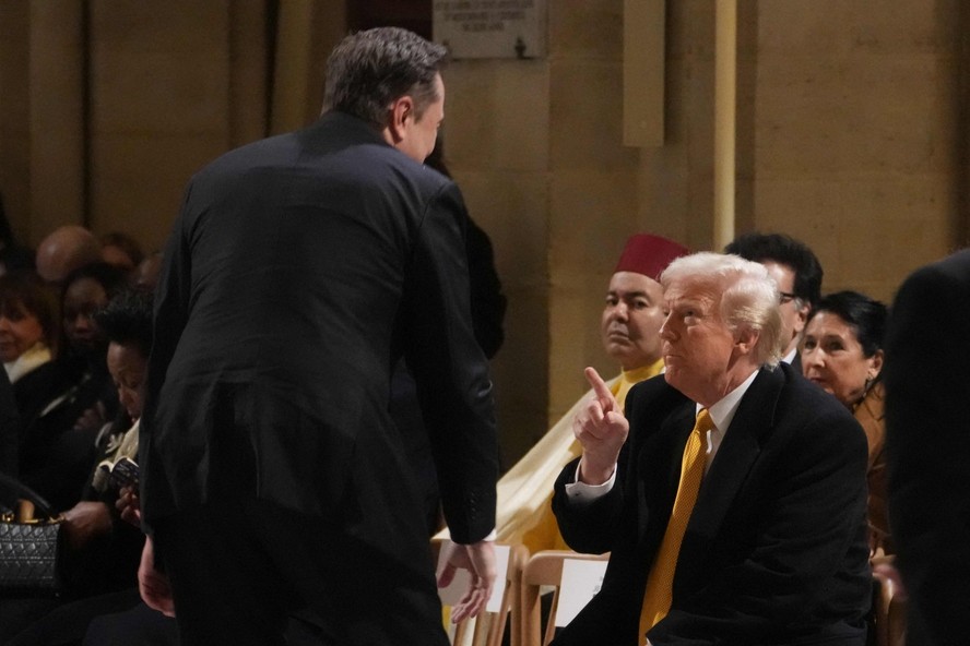 Donald Trump e Elon Musk comparecem à cerimônia de reabertura da ...