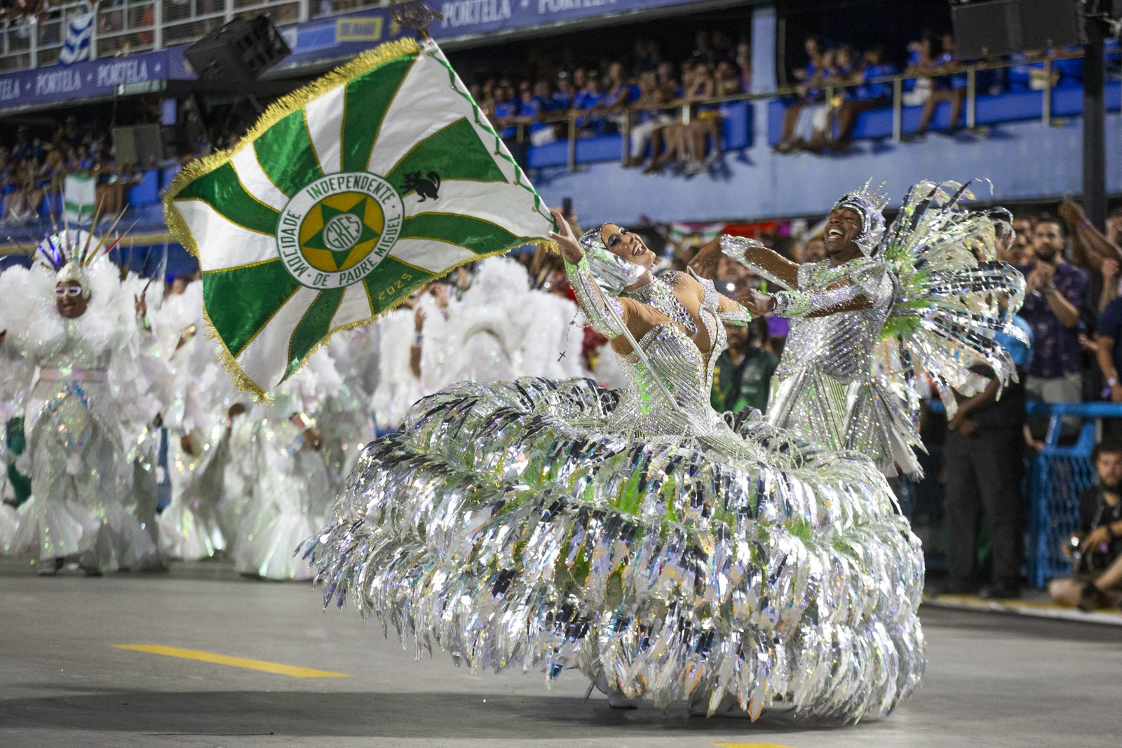 Imperatriz Leopoldinense conquista o Estandarte de Ouro de melhor ...