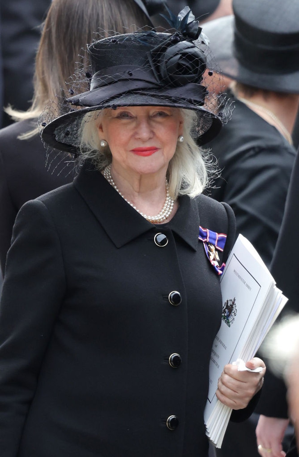 Rei Charles III demite assistente da rainha Elizabeth II após morte da ...