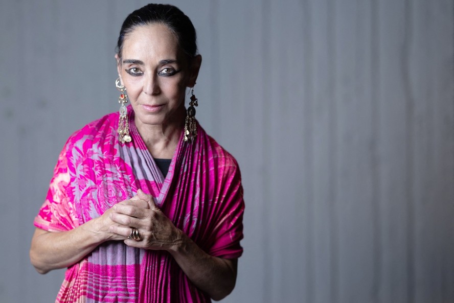 Artista iraniana-americana Neshat apresenta em Paris sua 'Aida ...