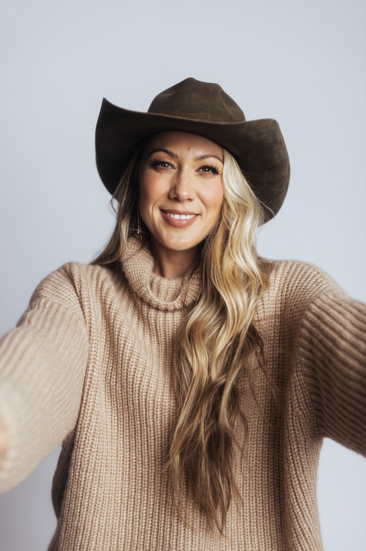 Colbie Caillat, artista mais ouvida por Anitta, volta ao Brasil e ...