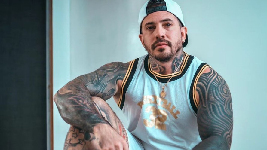 Influenciador do 'amor livre', Arthur O Urso faz novo procedimento ...