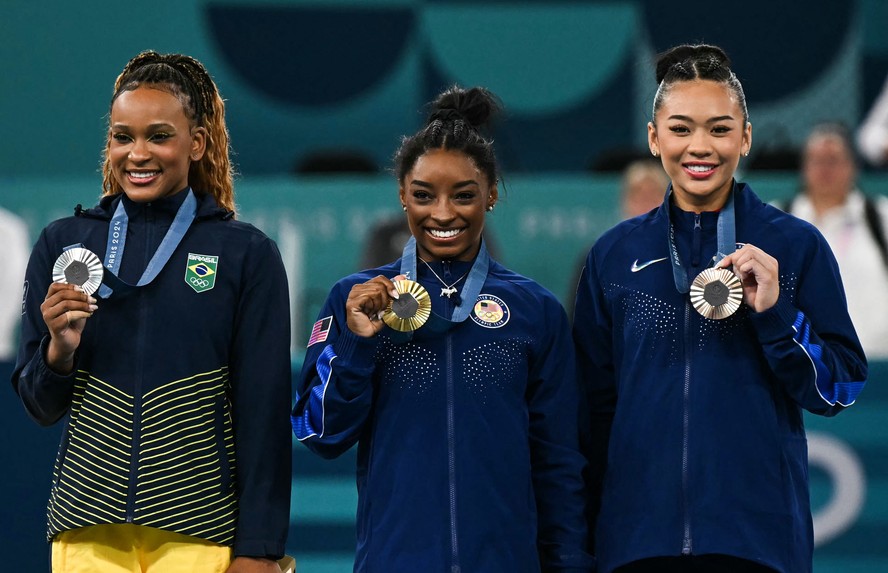 Olimpíadas: Simone Biles rasga elogios para Rebeca Andrade após final ...