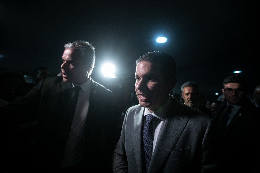 Hugo Motta tenta usar feriado para aliviar pressão pelo projeto da ...