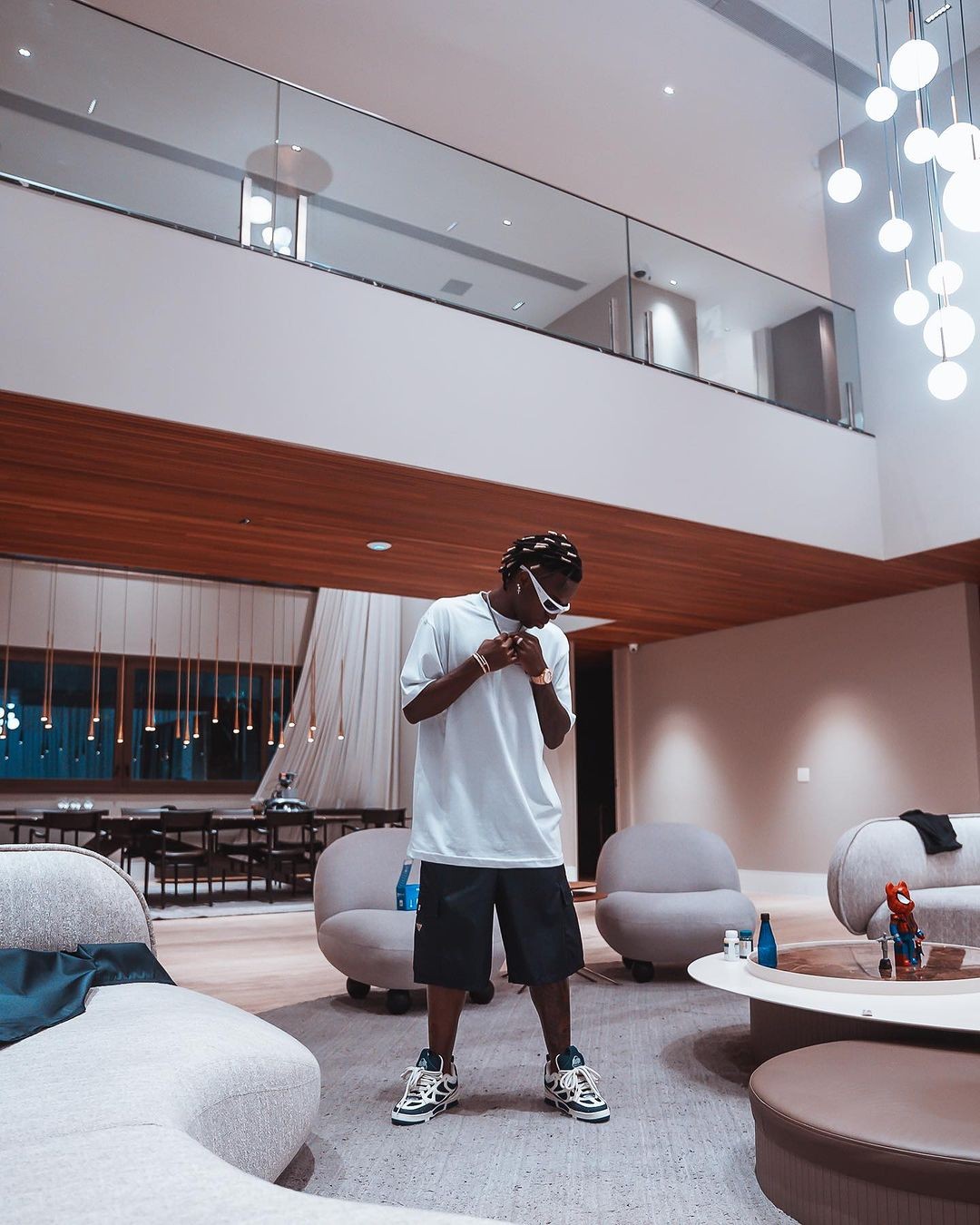 Casa de Vinicius Jr. no Rio: mansão do jogador tem boate particular ...