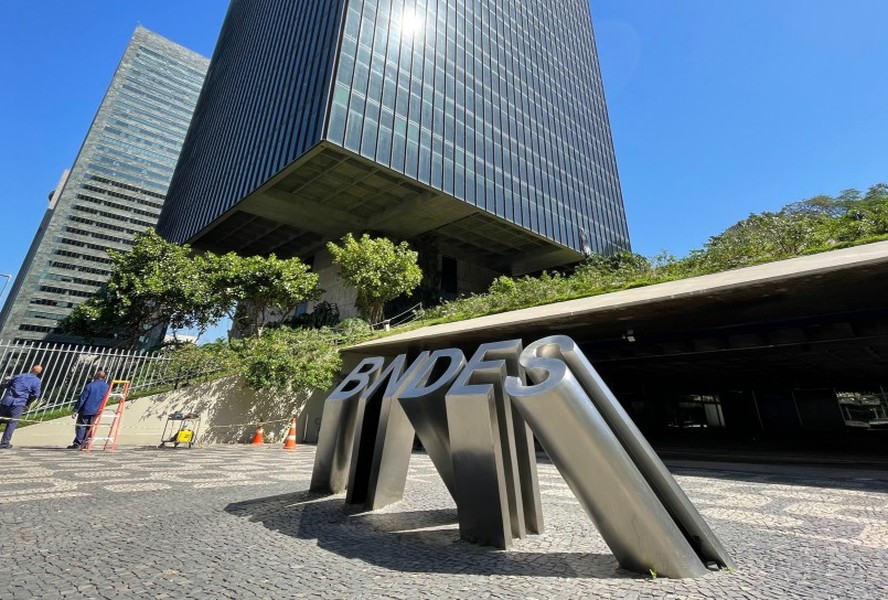 BNDES aprova R$ 30 milhões para projetos que levarão internet a escolas ...