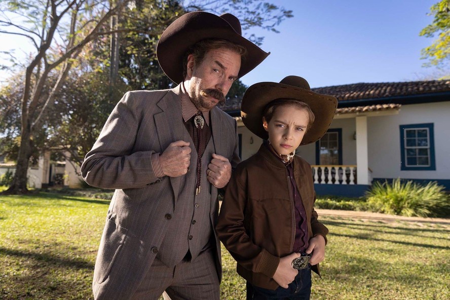 Augusto Madeira e Enzo Henrique surgem caracterizados como os vilões do filme 'Chico Bento e a ...