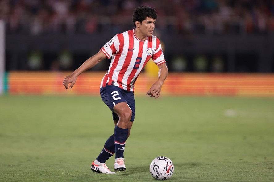 Lateral ou zagueiro? Como joga Robert Rojas, a caminho do Vasco