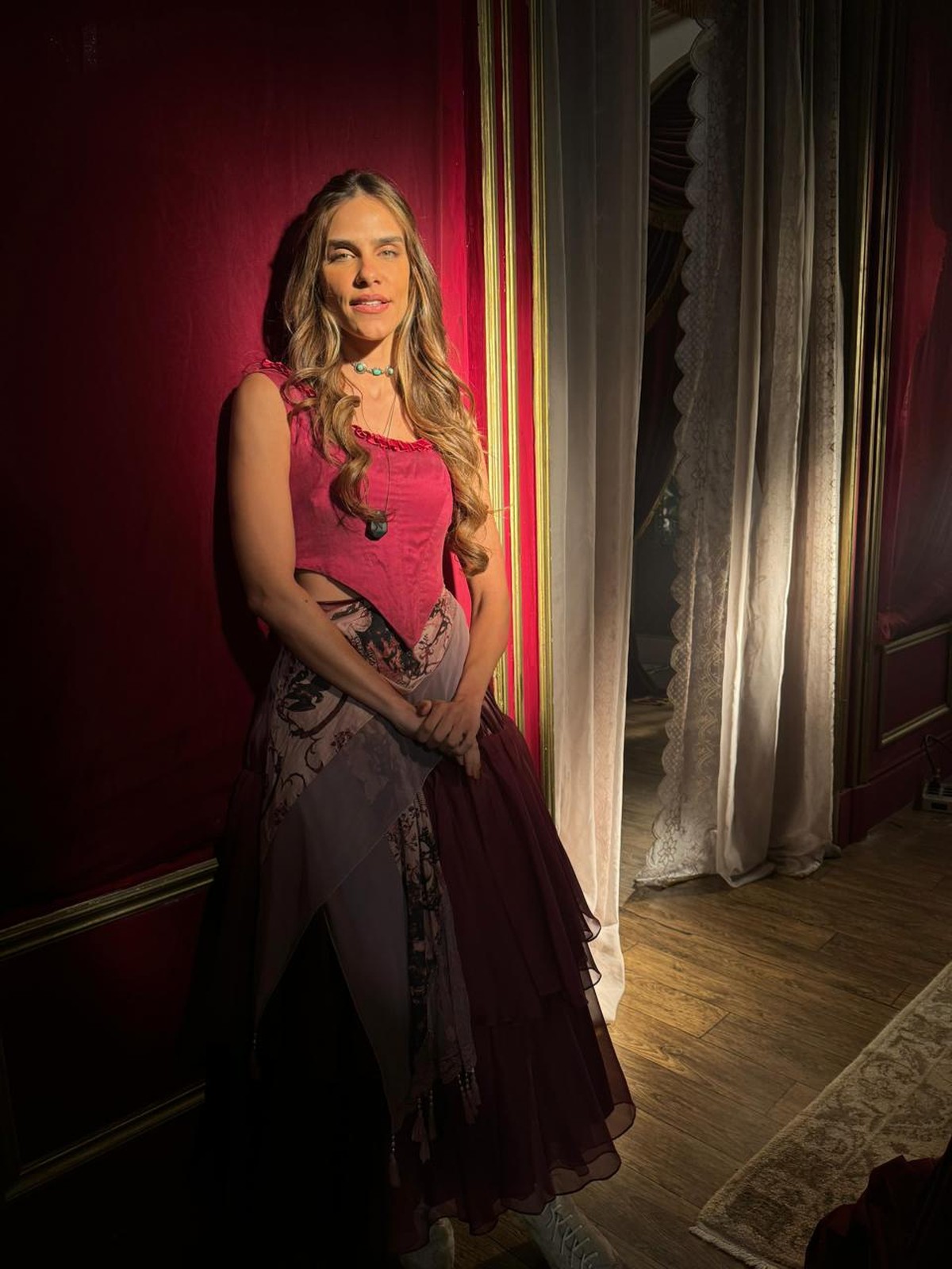 Isabelle Nassar surge em primeira foto como cigana em 'Dona Beja', da ...