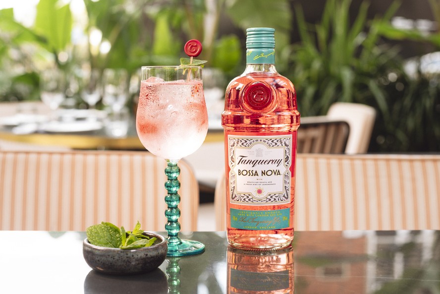 Tanqueray lança linha Bossa Nova, inspirada no lifestyle brasileiro
