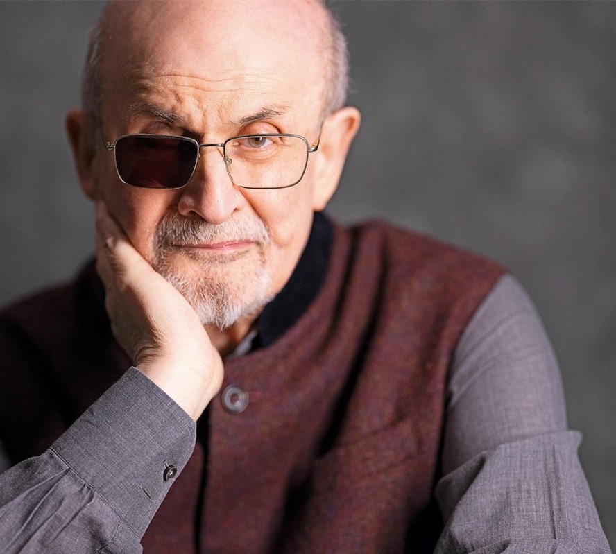 Julgamento de acusado por ataque a Salman Rushdie começa hoje; autor ...