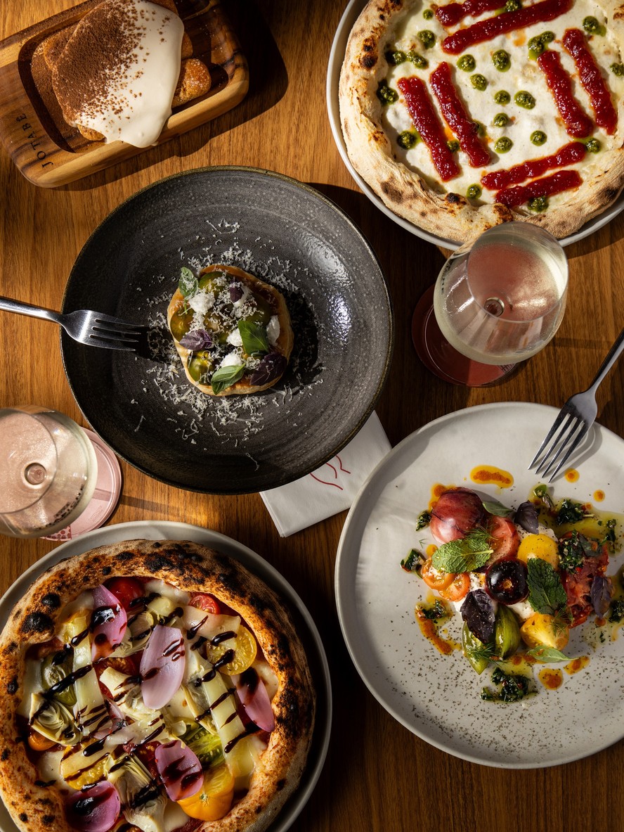 Chefs Viajam no JW Marriott, seis anos de Pescados na Brasa, encontros à lenha e carvão na ...