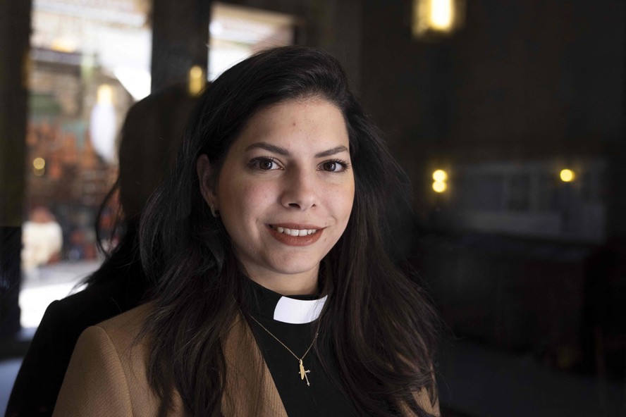 Mulher se torna primeira pastora palestina da Igreja Luterana