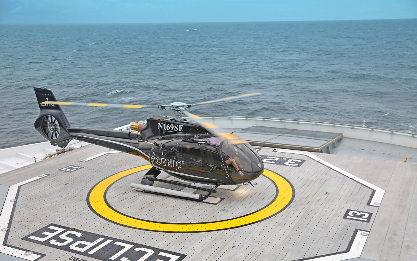 Megaiate com diárias de até R$ 45 mil, heliporto e submarino abre ...