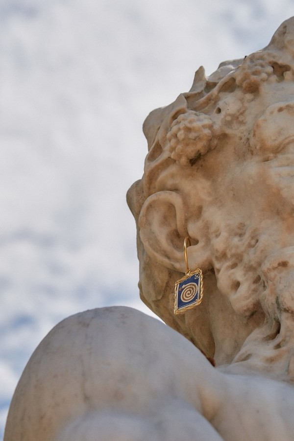 Designers criativas, Ju Gastin e Juju Lattuca fazem brincos e colares a ...