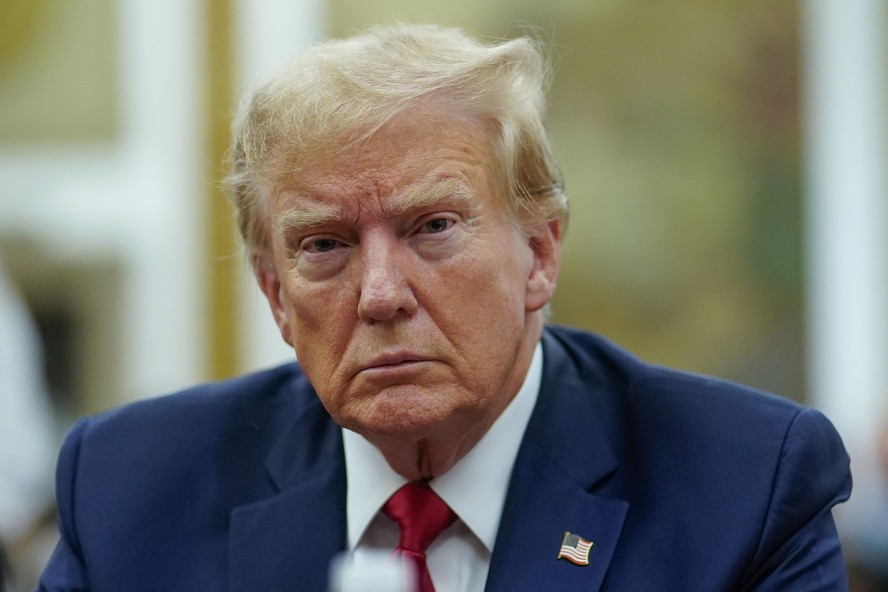 Estado de Nova York cobra US$ 370 milhões de Trump por fraude financeira