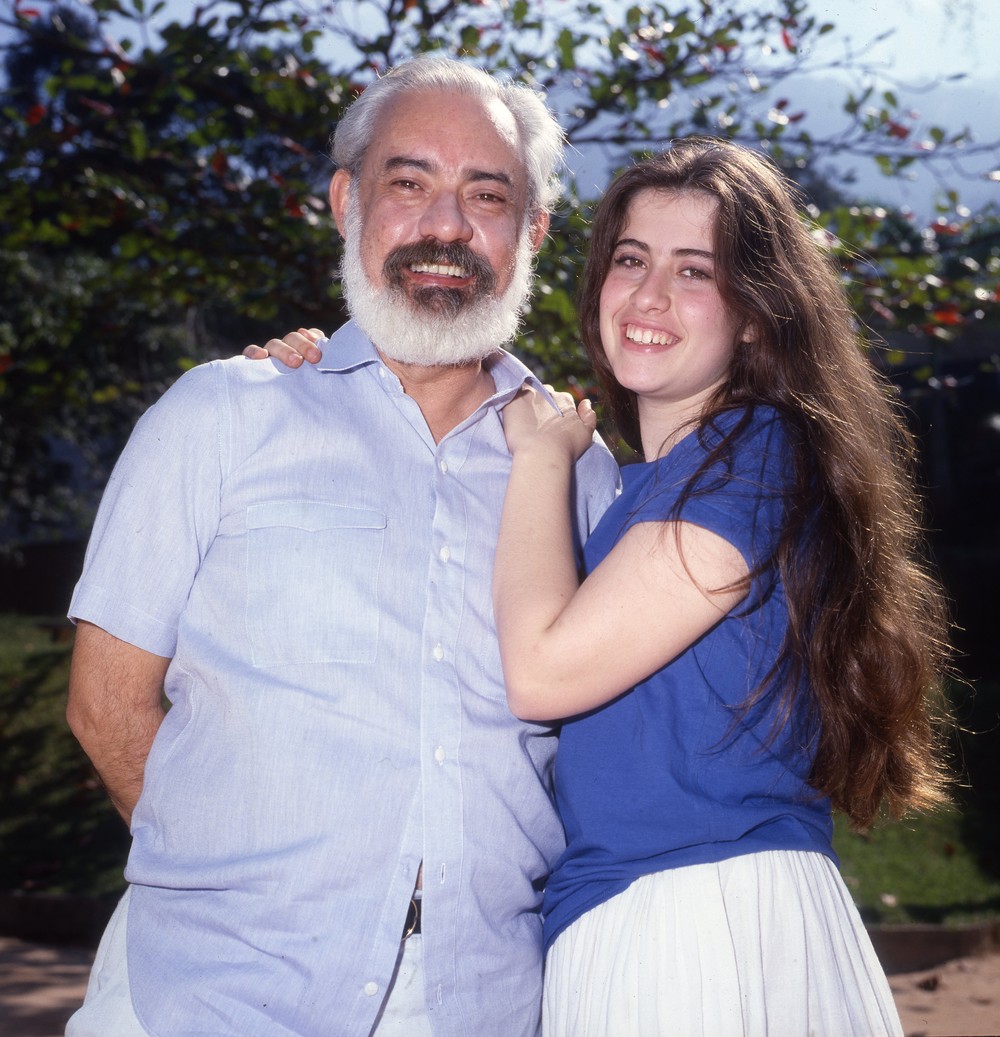 Pais atores, irmão diretor, enteado artista plástico... Fernanda Torres ...