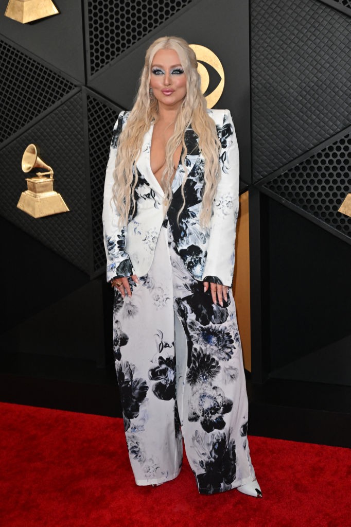Grammy 2024: Confira os looks das famosas que já chegaram ao evento