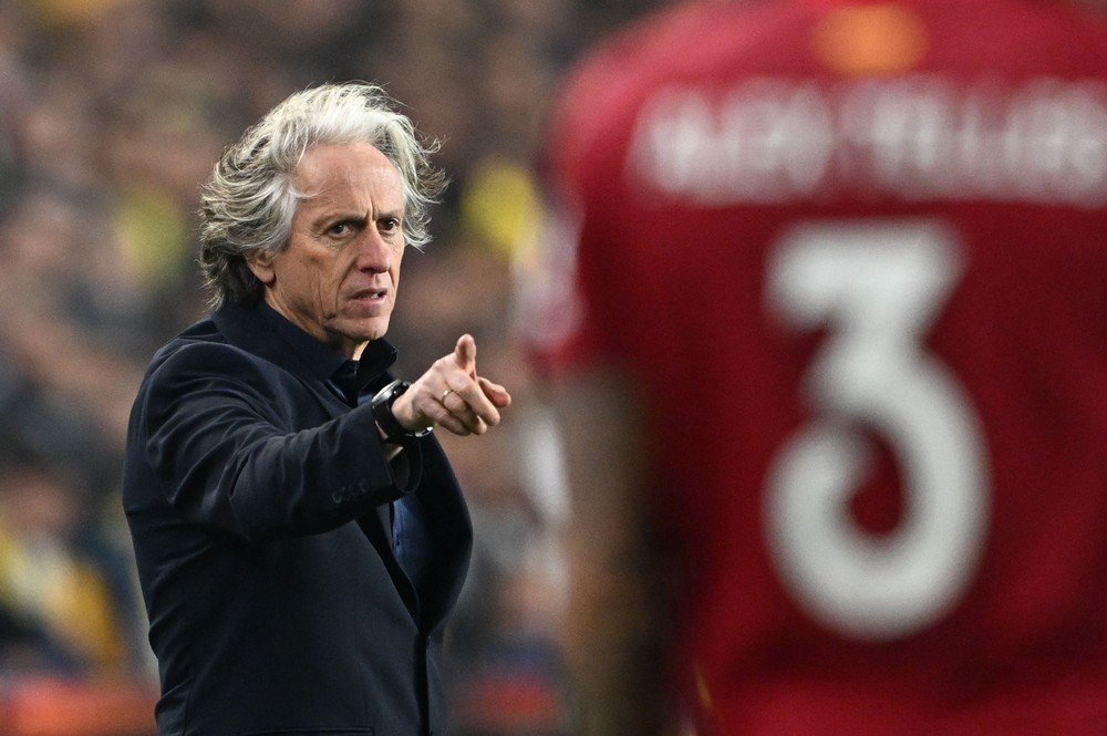 'Ele está focado na seleção brasileira': diz Galvão Bueno sobre Jorge Jesus