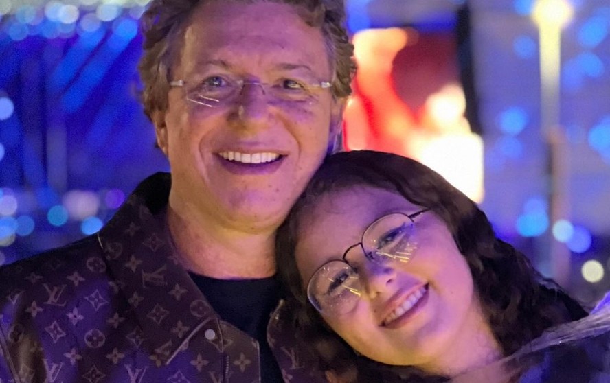 Boninho parabeniza a filha pelo aniversário de 17 anos, e fãs falam da ...