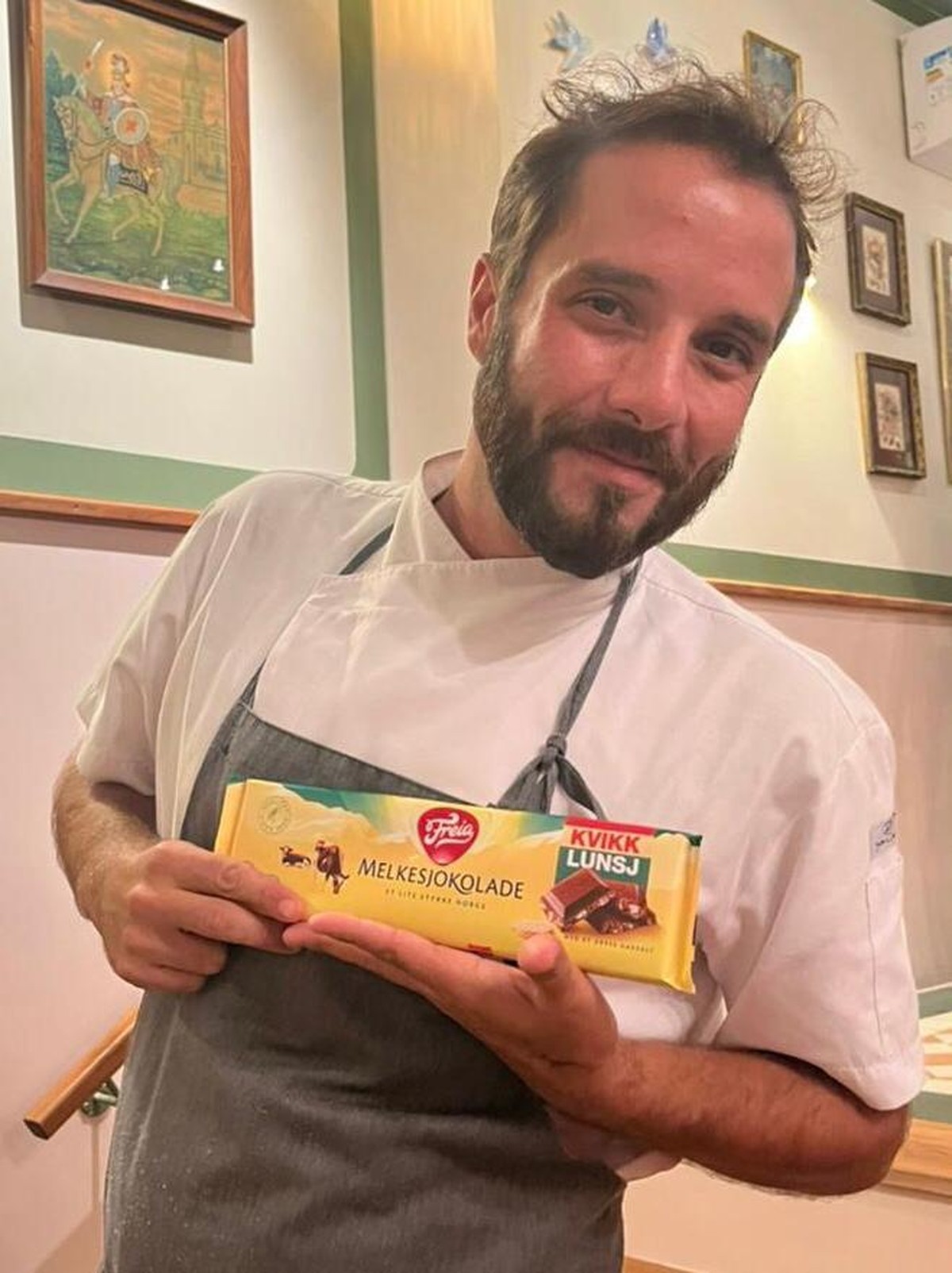Scuola recebe Dona Joyce, mãe de Elia Schramm