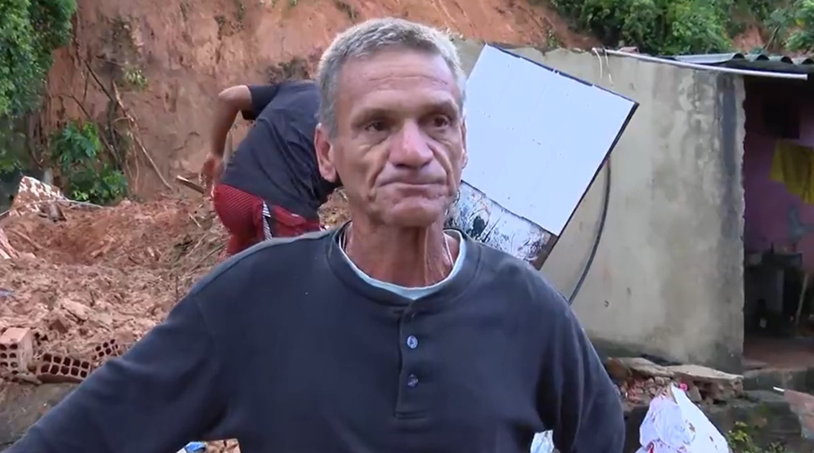 Mulher que morreu soterrada na Baixada tinha cinco filhos; enterro ...
