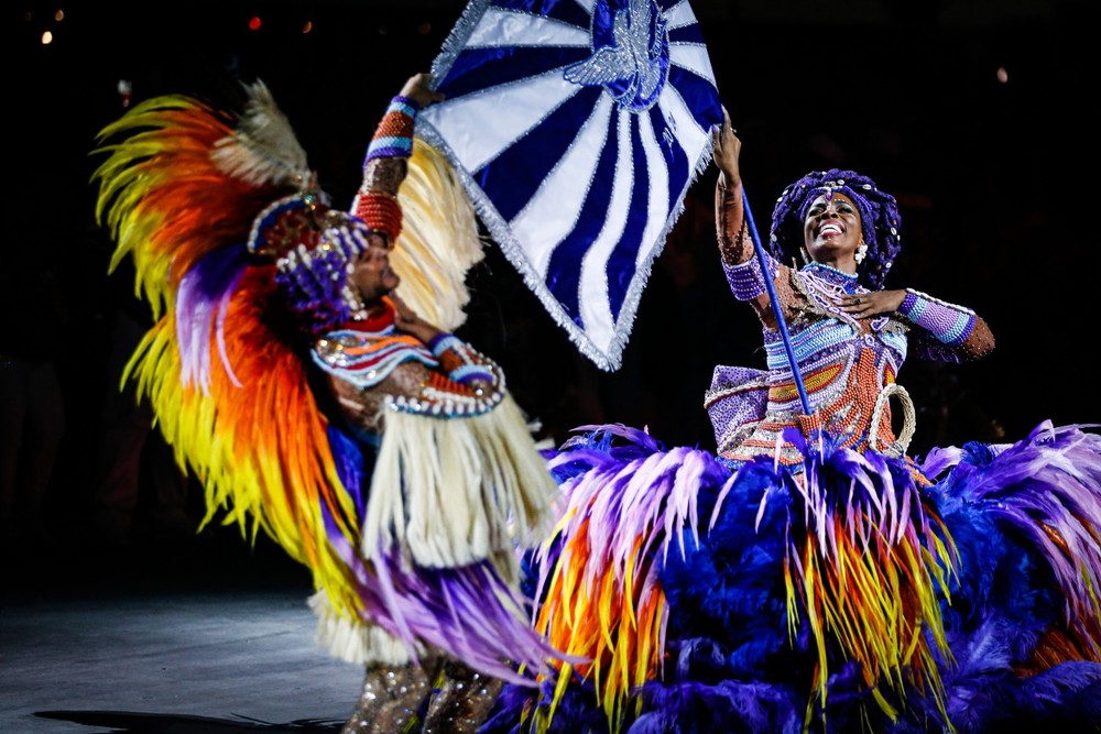 Carnaval 2024: onde assistir aos compactos dos desfiles das escolas de samba do segundo dia do ...