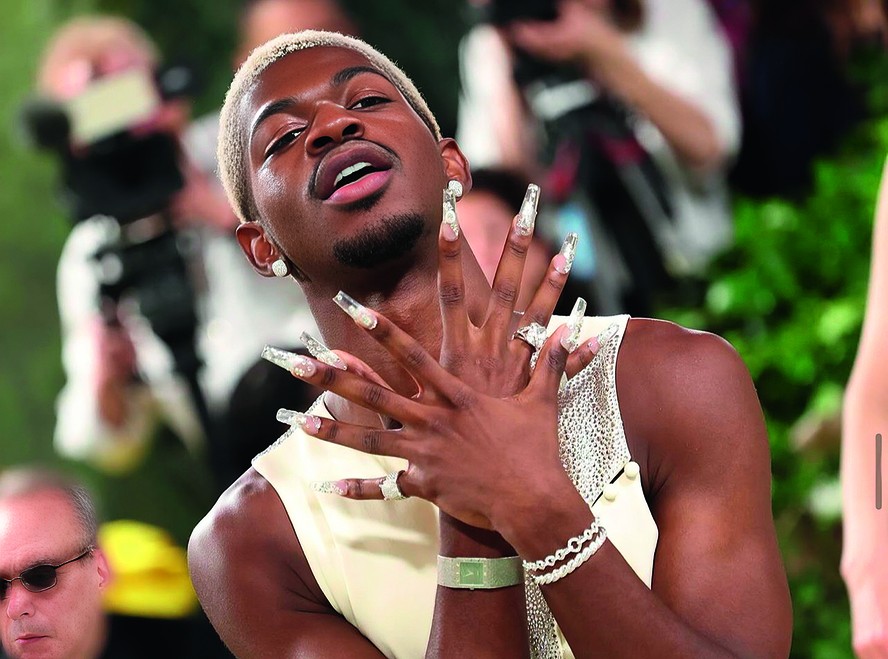 Lil Nas X continuará preso até segunda-feira (25), diz Departamento de ...