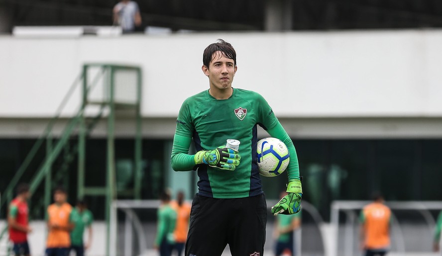 Fluminense encaminha contratação de Marcelo Pitaluga, goleiro do Liverpool