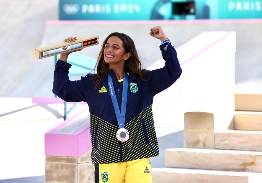 Olimpíadas 2024: Rayssa Leal supera sua melhor nota e é bronze no skate street
