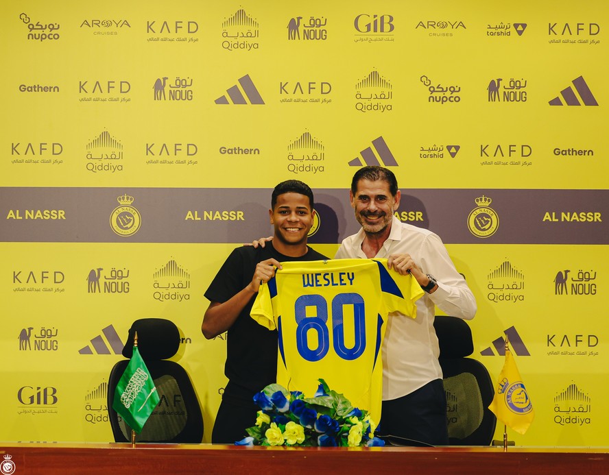 Flamengo e Botafogo tentam Wesley, ex-Corinthians, para o segundo semestre