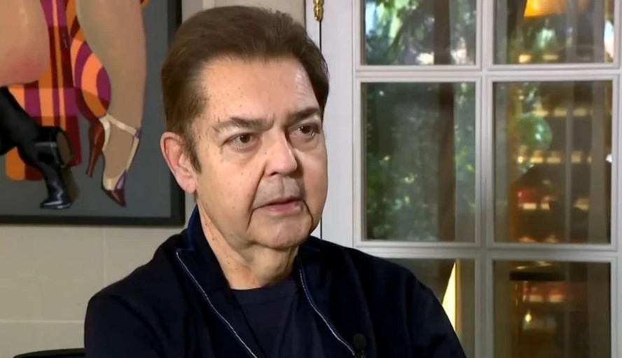 Após três meses de internação, Faustão recebe alta do hospital