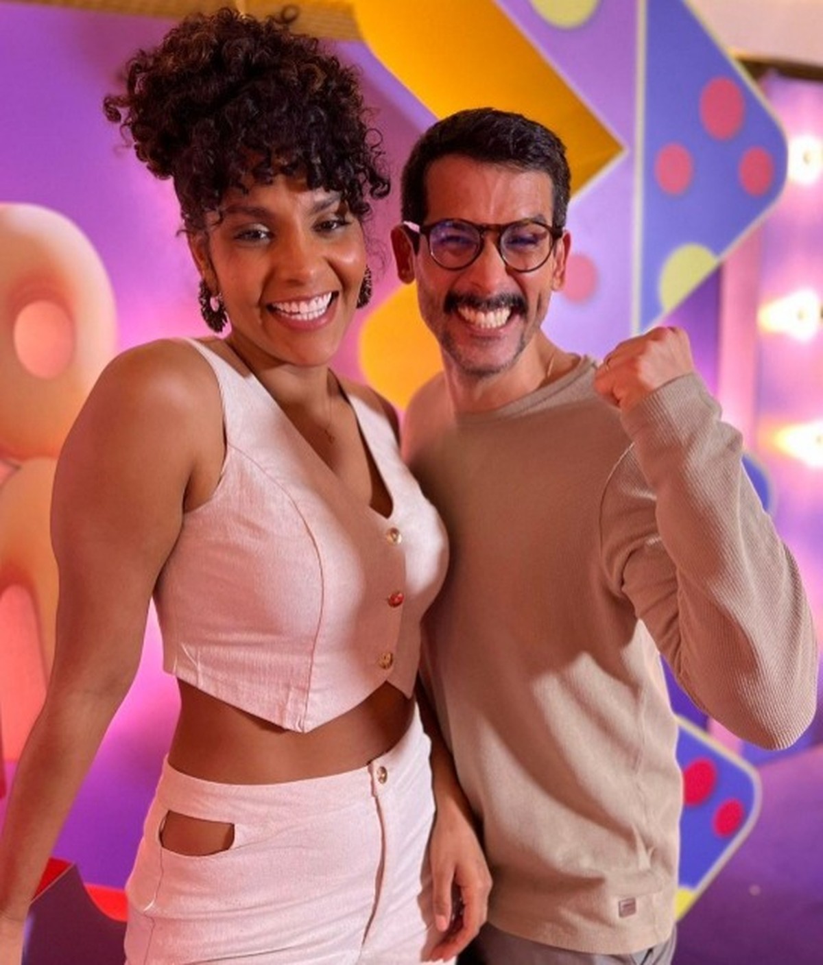 Barbara Reis participa de quadro no 'Caldeirão com Mion' ao lado do marido