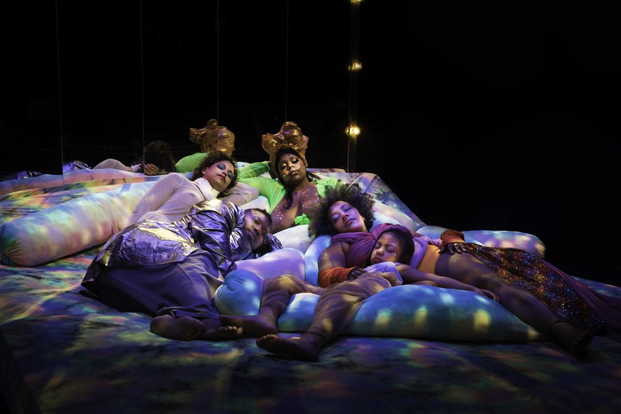 Museu de Arte Moderna de Nova York pede desculpas após expulsar artista ...