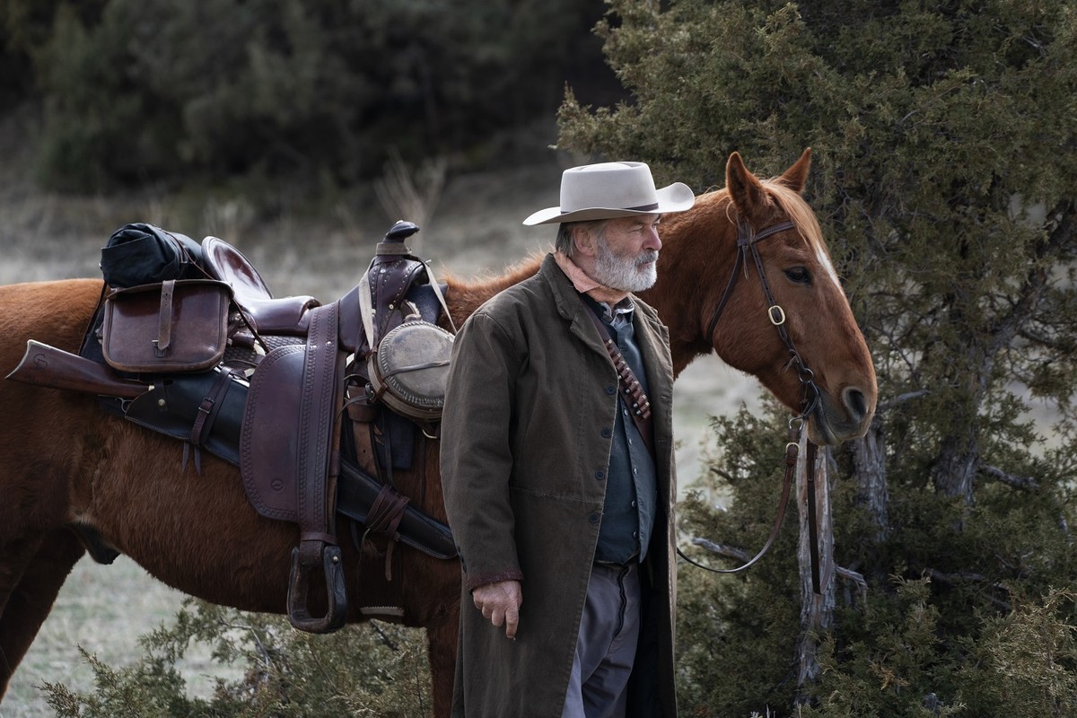 Marcado por morte de diretora de fotografia, filme 'Rust', com Alec ...