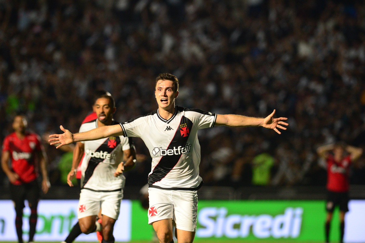 Vasco derrota o Atlético-GO e volta às quartas de final da Copa do ...