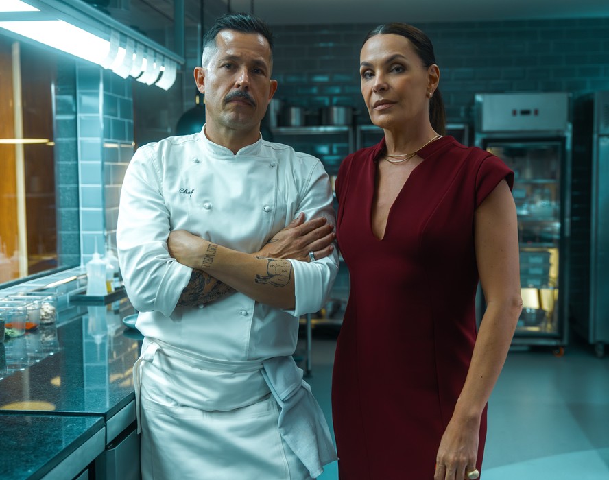 Carolina Ferraz e Roger Gobeth surgem em foto de novo filme da Netflix ...