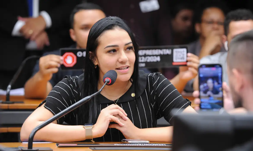 Ex-dono de flat admite ter instalado câmeras escondidas em imóvel alugado por deputada