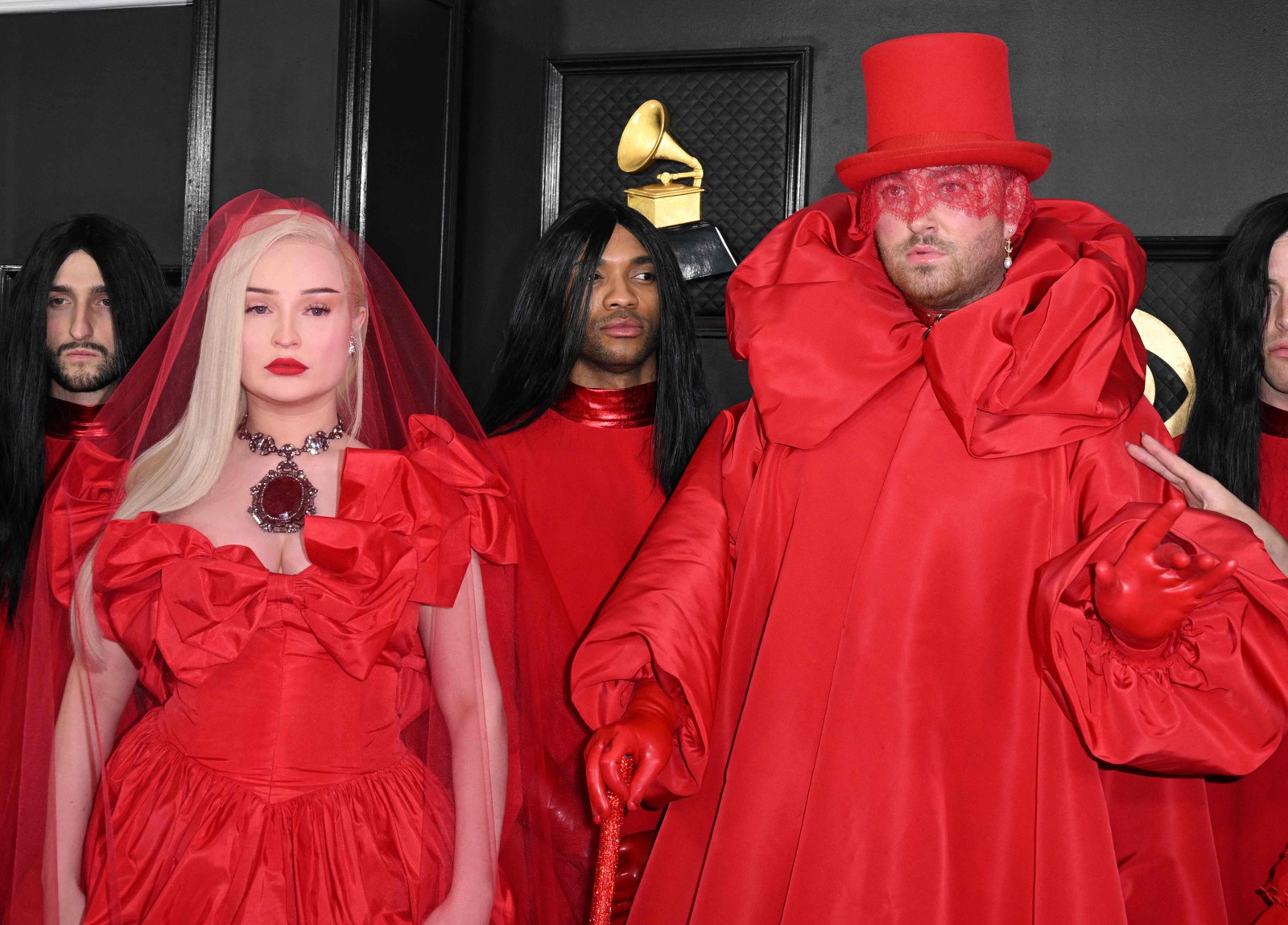 Atacada por brasileiros, Samara Joy passa a seguir Anitta após vencer ...