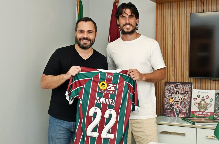 Fluminense anuncia a contratação de Gabriel Pires, ex-Botafogo