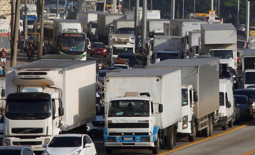 Governo regulamenta linha de crédito de R$ 6 bi para troca de caminhões ...