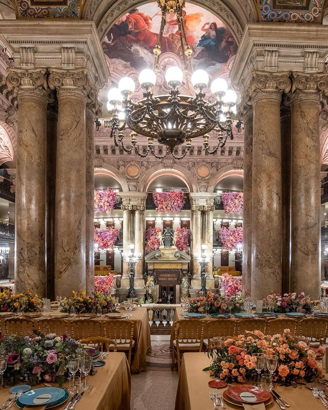 Herdeira da Mercedes tem casamento de R$ 290 milhões com show de Maroon ...