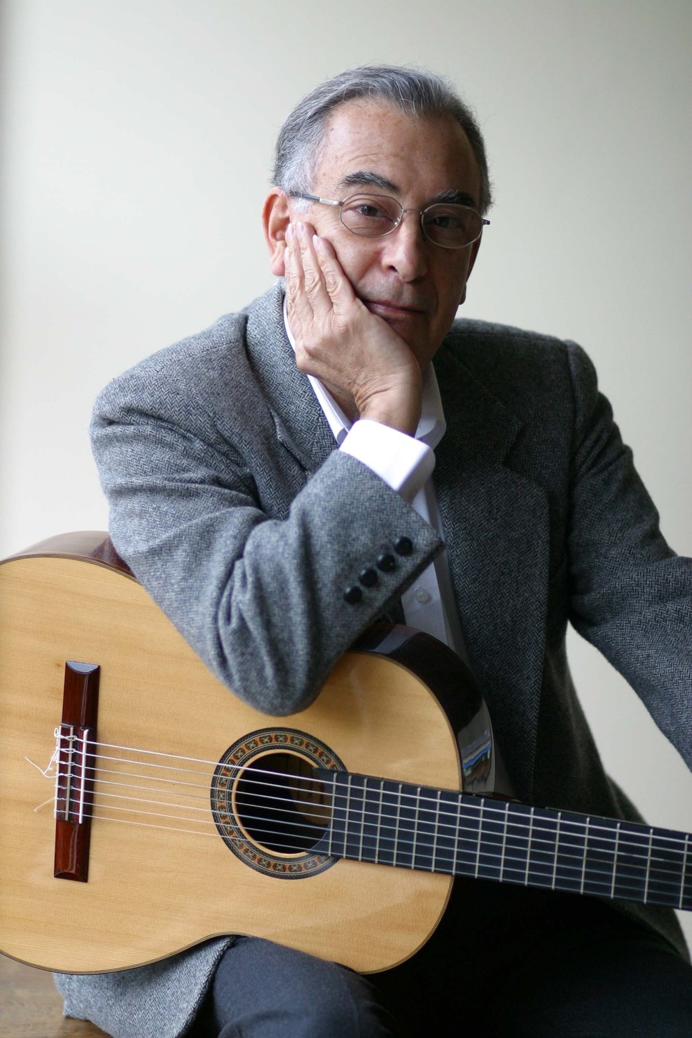 Theo de Barros, compositor de 'Disparada', morre aos 80 anos