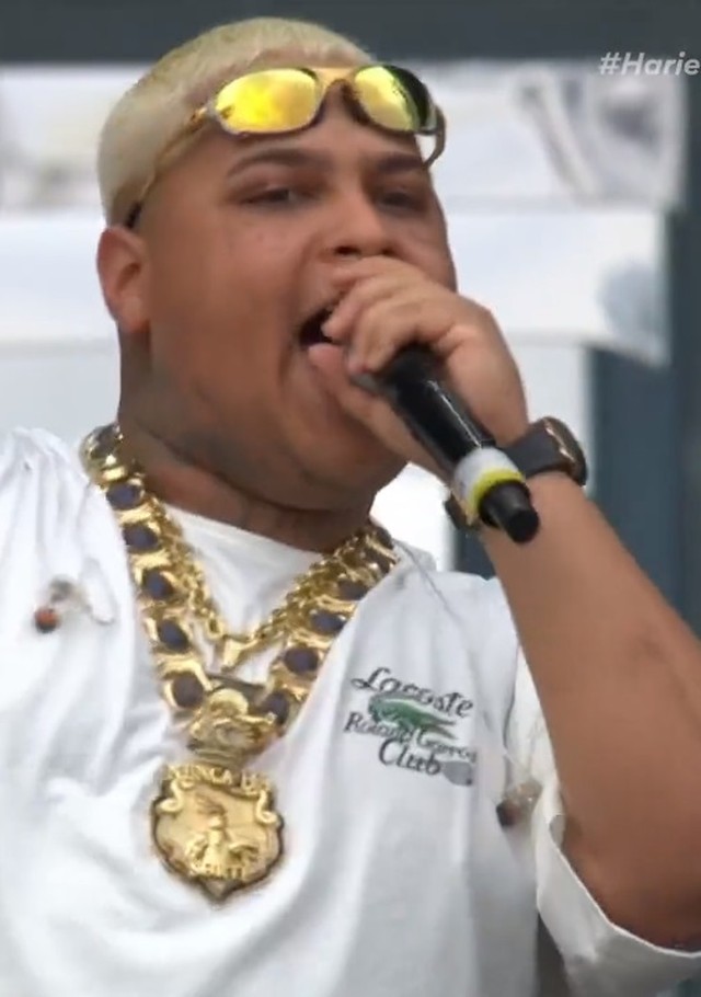 The Town: Cordões de ouro nada discretos chamam atenção em shows de ...