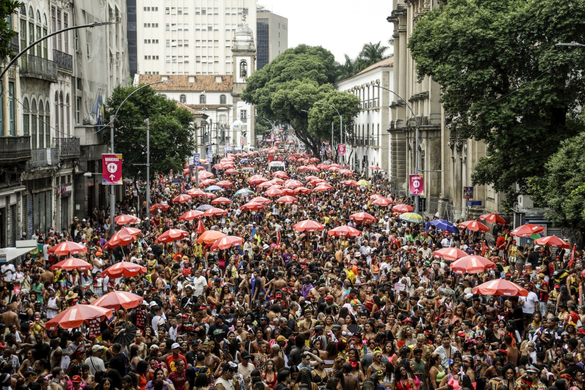 Carnaval de rua no Rio tem Paolla Oliveira e Pedro Sampaio em megabloco ...