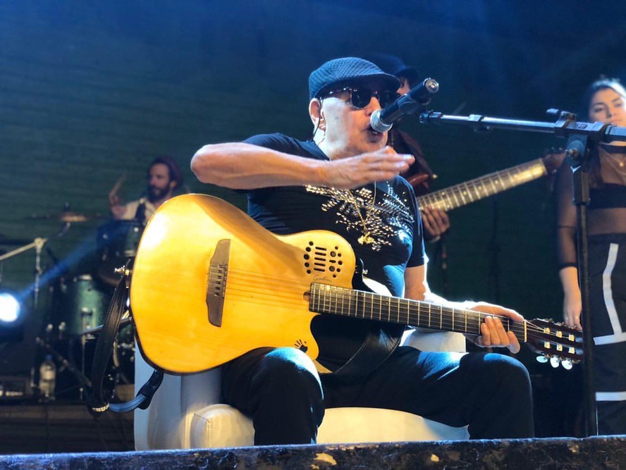 Em recuperação após sofrer AVC, Bebeto é homenageado na quadra do ...