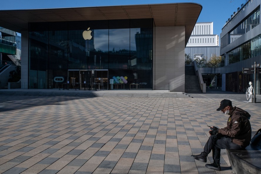 Apple atrasa bônus e limita contratações, em mais um esforço de corte ...